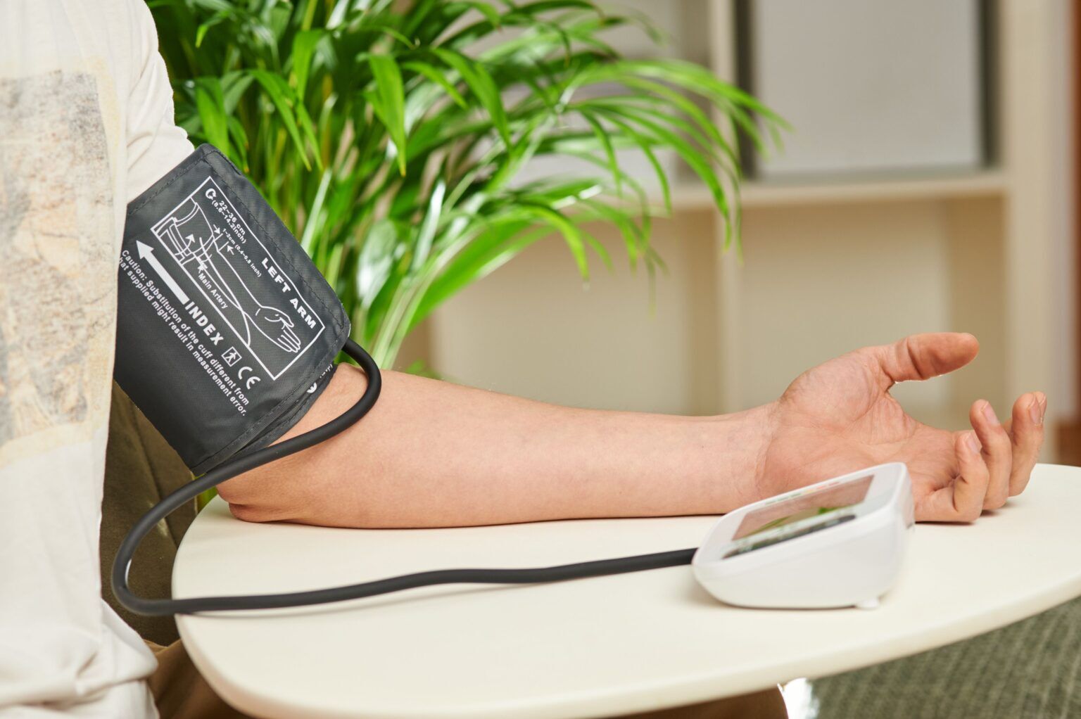 Which arm to take blood pressure: 4 proven tips — SonoHealth.com
